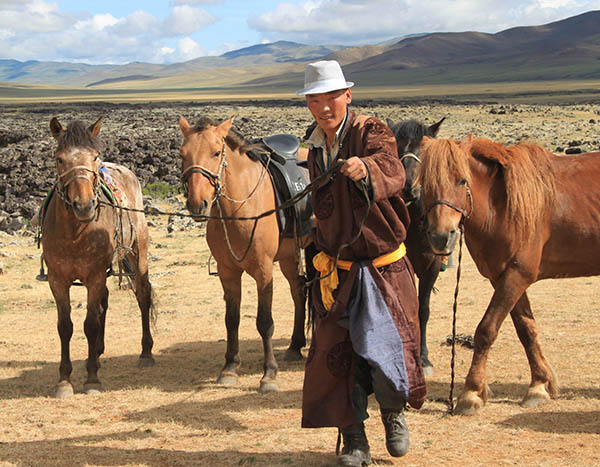 Traditional clothes of Mongolia - del (deel), boots, hat - By Mongolia ...